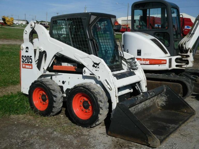 Bobcat S205 Skidsteer Loader - Henning Rental